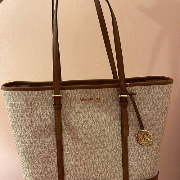 Michael Kors | Bags | Authentic Brand New Micheal Kors Jet Set White ...